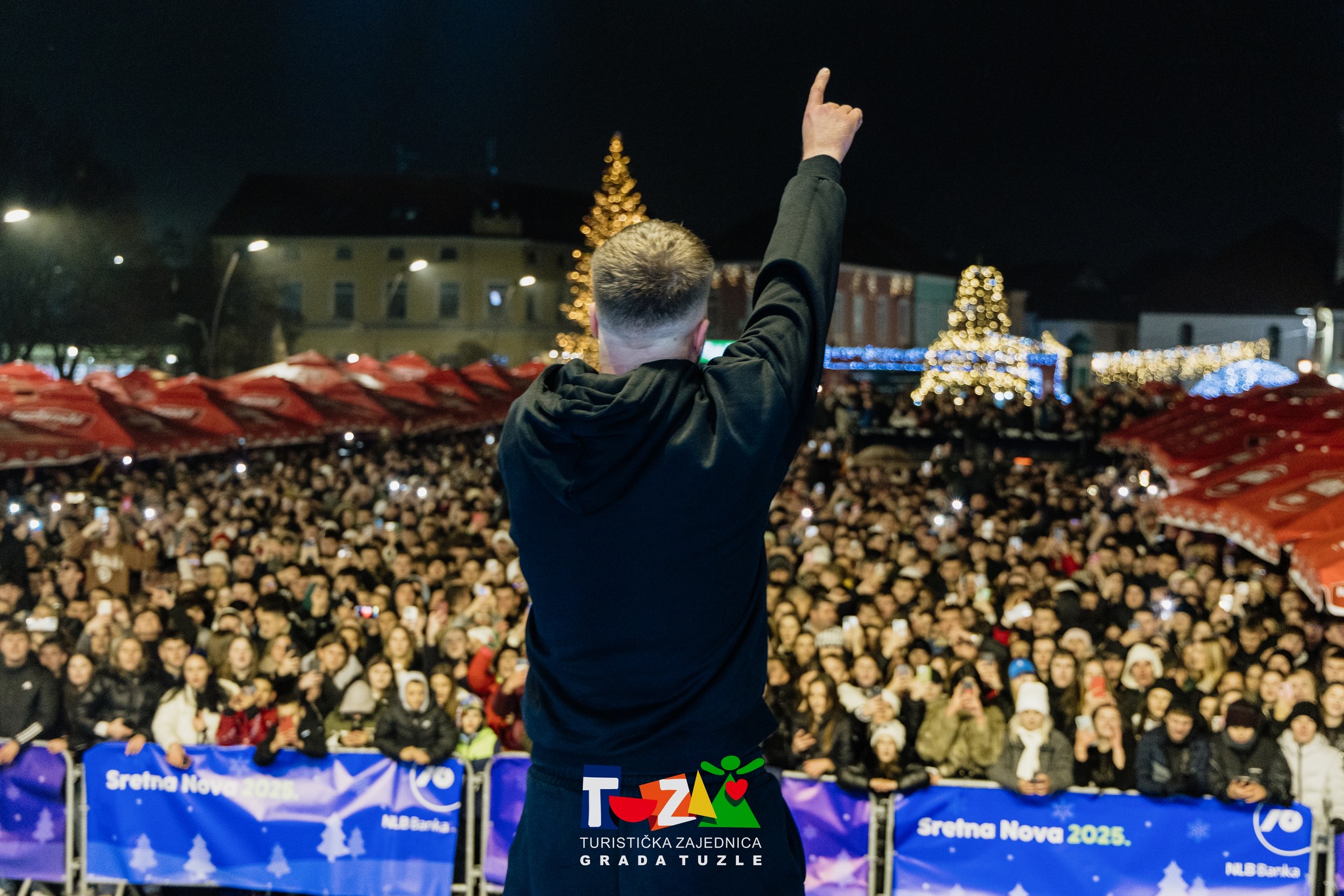 Turistička zajednica grada Tuzla - Grše oduševio nastupom na Trgu slobode u Tuzli: ‘Hvala vam za ...
