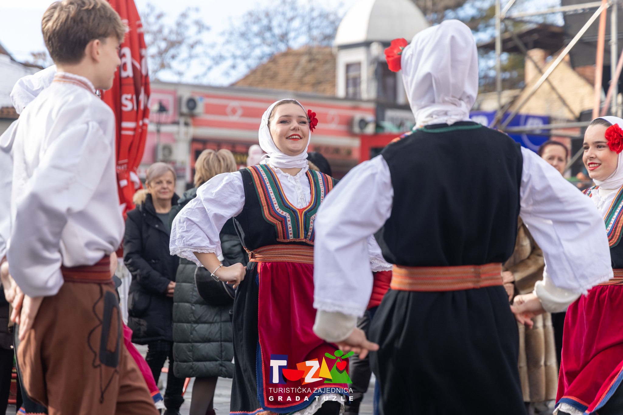 Turistička zajednica grada Tuzla - Zima u Tuzli: Na Trgu slobode obilježen veliki pravoslavni ...